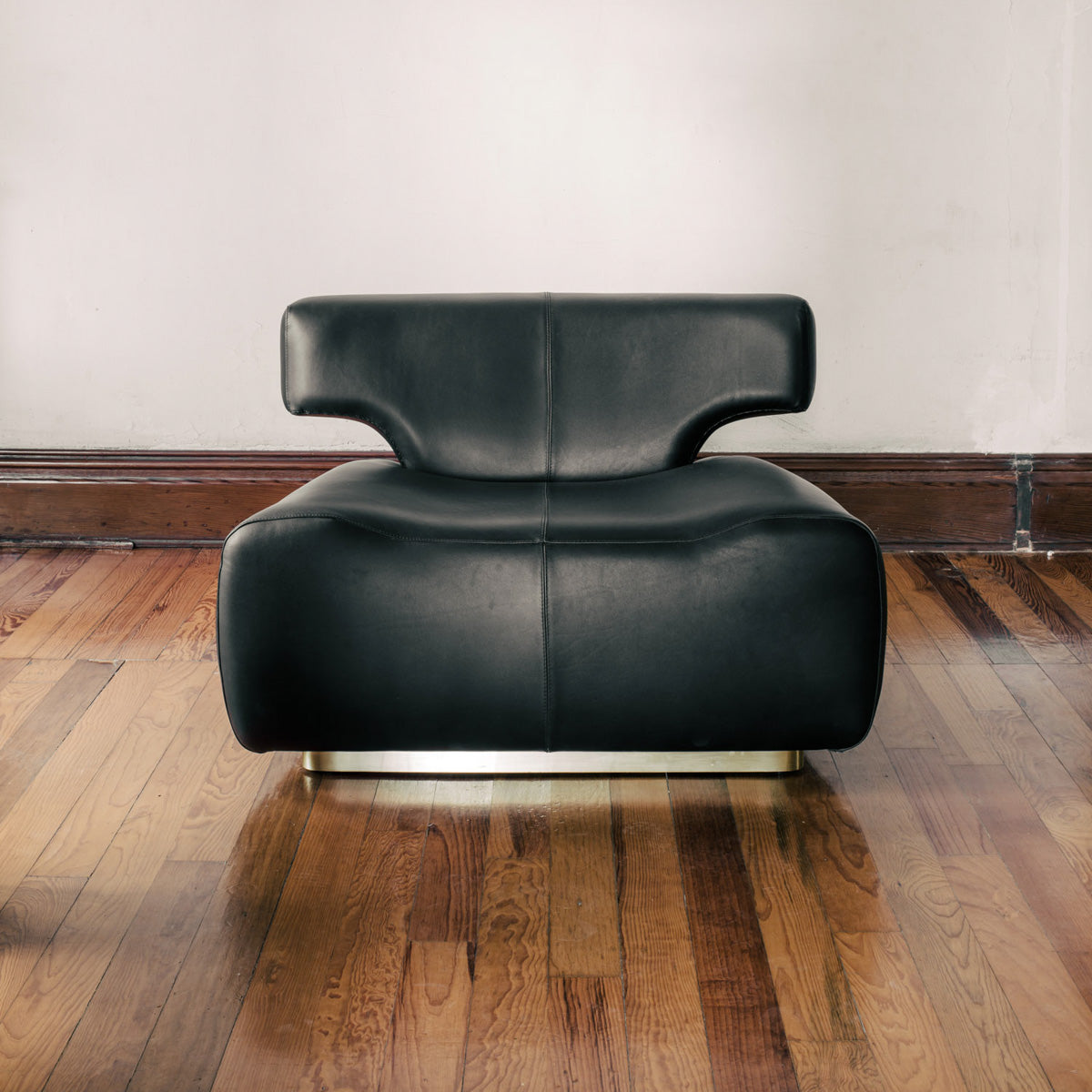 Lounge Chairs – Bonham Gallery